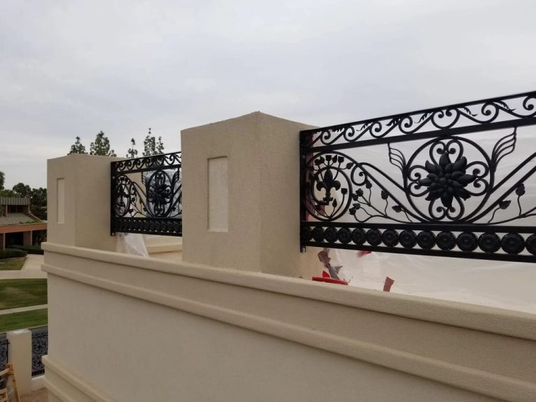 10 Trending Balcony Railing Design to Transform Your Space
