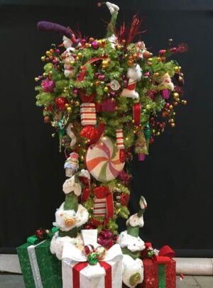25+ Upside Down Christmas Tree Ideas That You'll Love - Architectures Ideas