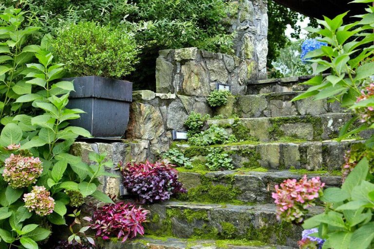 12 Ways to Deal with a Sloping Lawn - Architectures Ideas