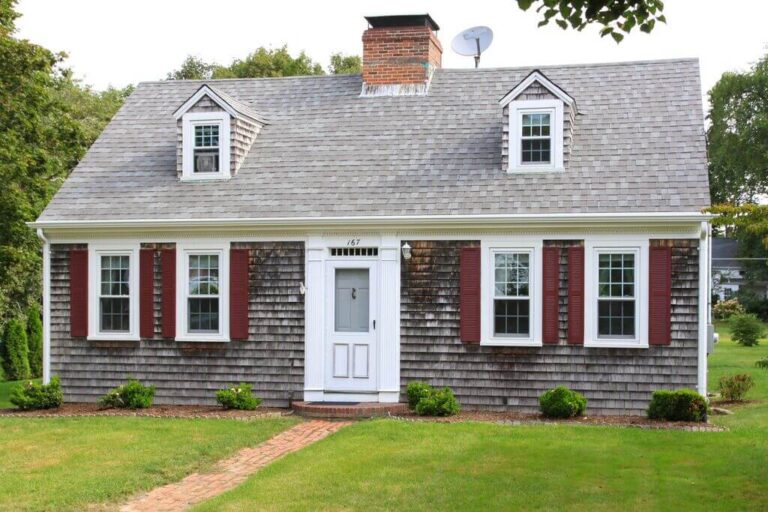What is a Traditional Style House? History, Example, Features ...