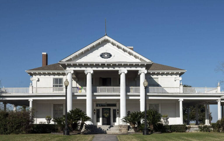 What is a Traditional Style House? History, Example, Features ...