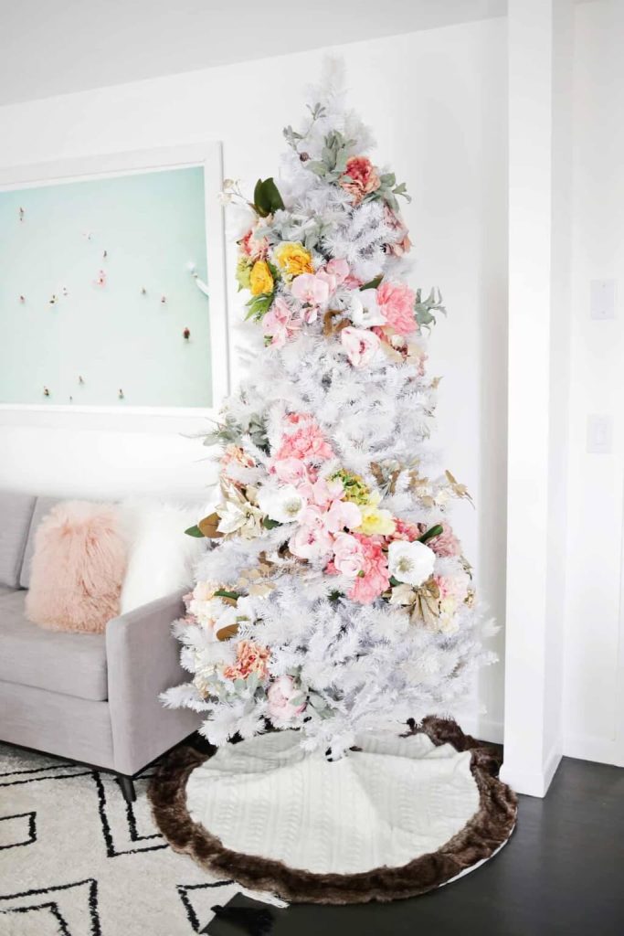 30+ Best White Christmas Tree Ideas for a Stunning Display 2024 ...