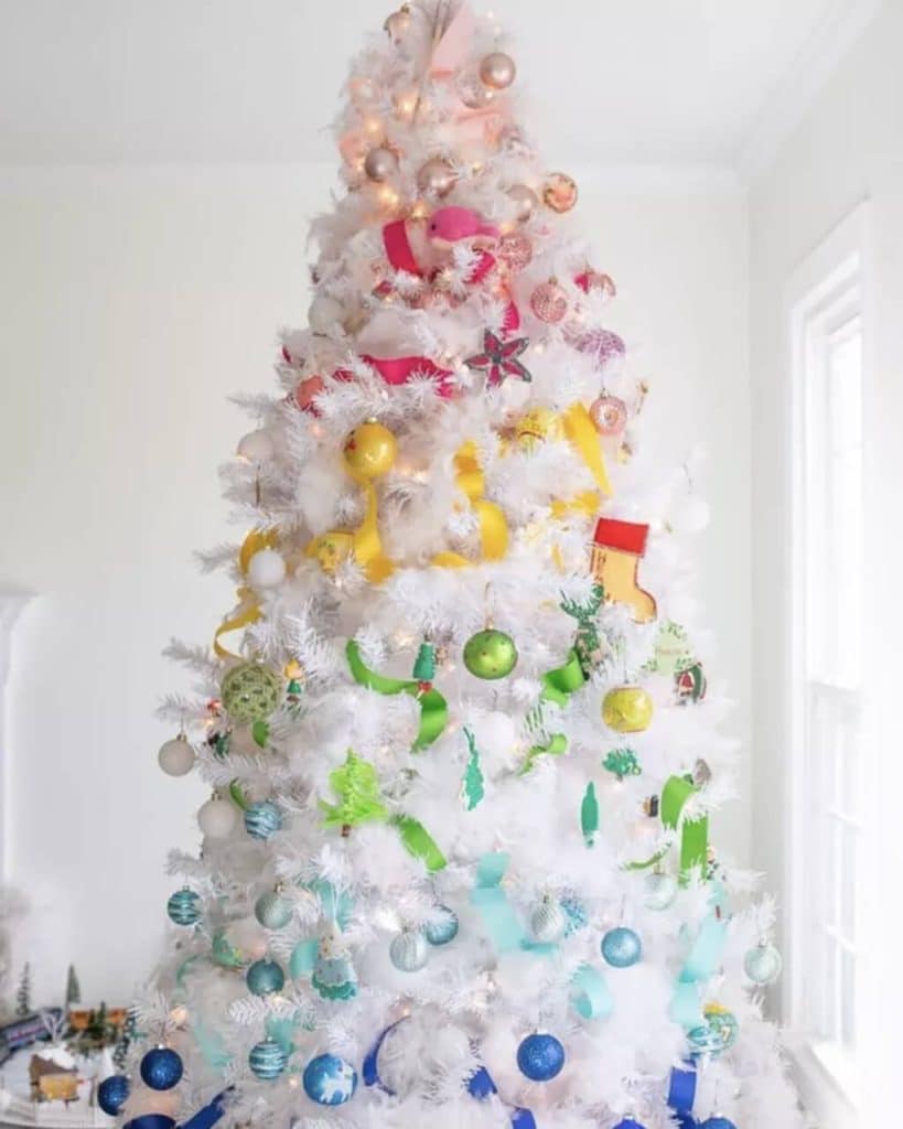 30+ Best White Christmas Tree Ideas for a Stunning Display 2024 ...