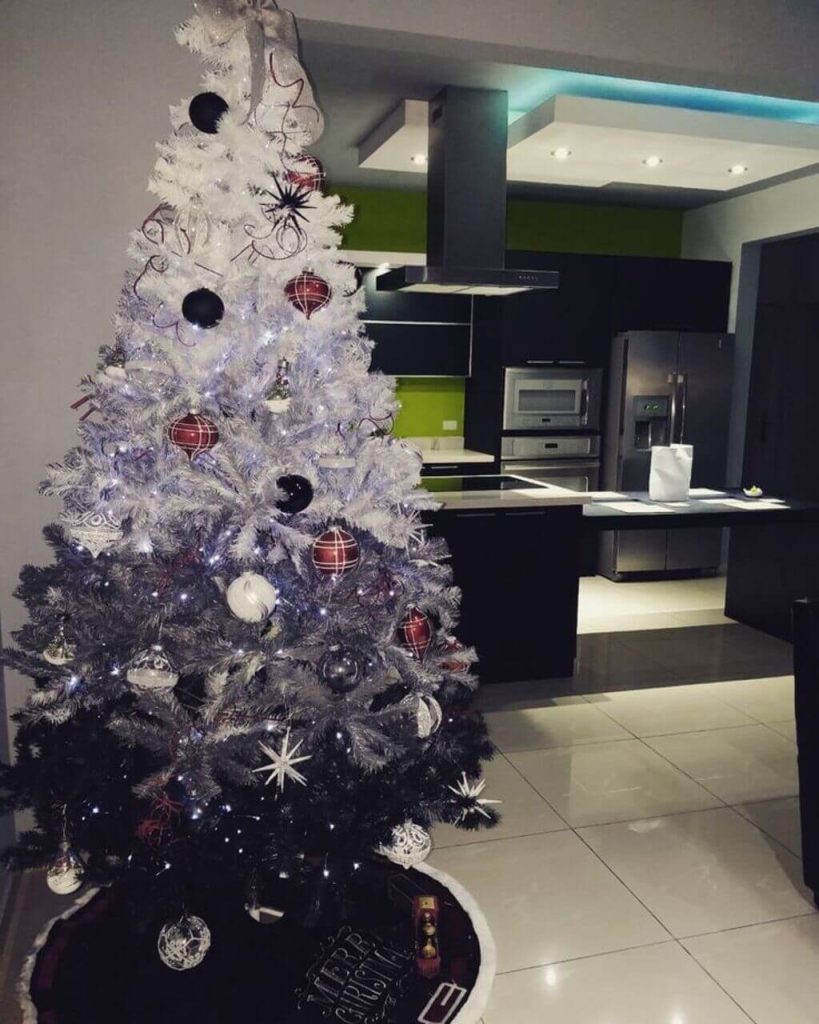 30+ Best White Christmas Tree Ideas for a Stunning Display 2024 ...