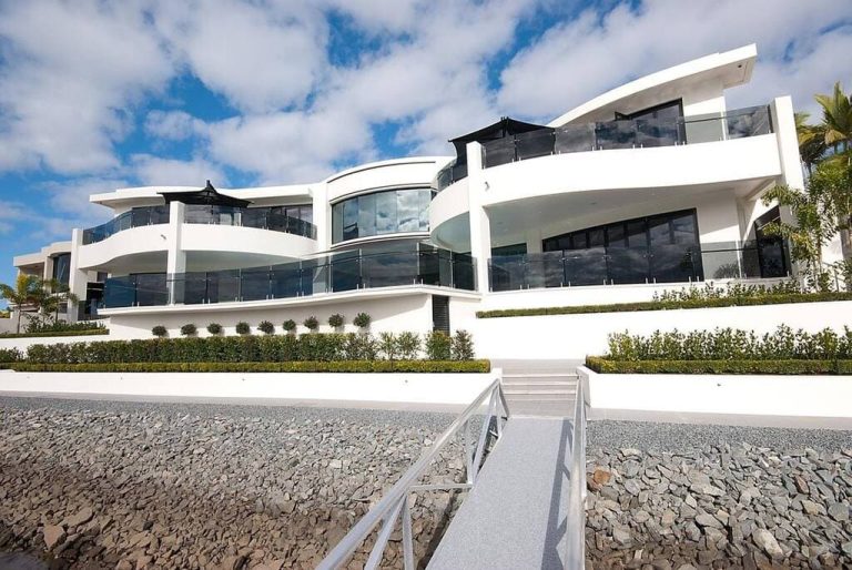 Modern Mansion: A List of 20+ Houses That Redefine Luxury ...