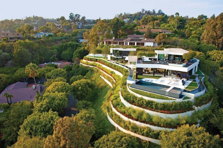 Modern Mansion: A List of 20+ Houses That Redefine Luxury ...