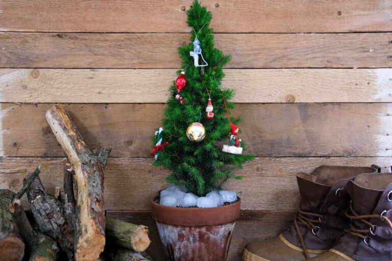55+ Best Mini Christmas Tree Ideas That You'll Love - Architectures Ideas