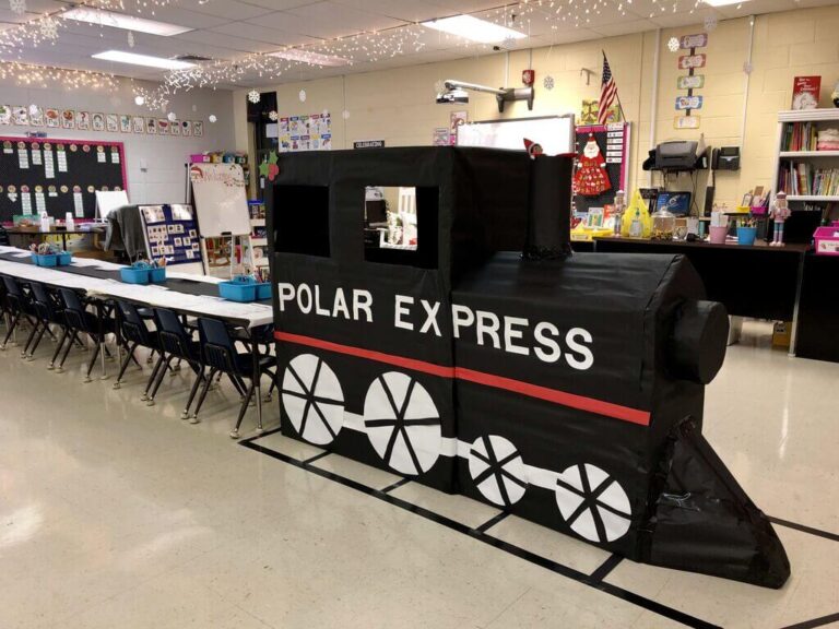 55 Best Office Christmas Decorations Ideas: From Desk to Door ...