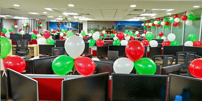 55 Best Office Christmas Decorations Ideas: From Desk to Door ...